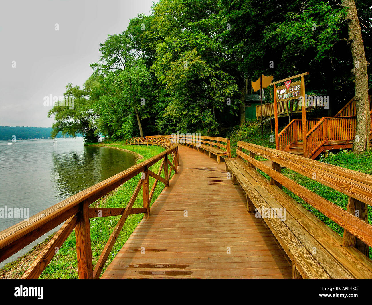 Walkway along a waterfront Stock Photo - Alamy
