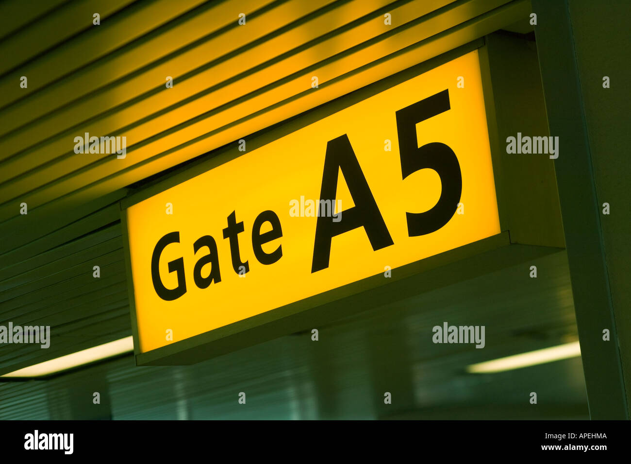 Laguardia airport terminal hi-res stock photography and images - Alamy
