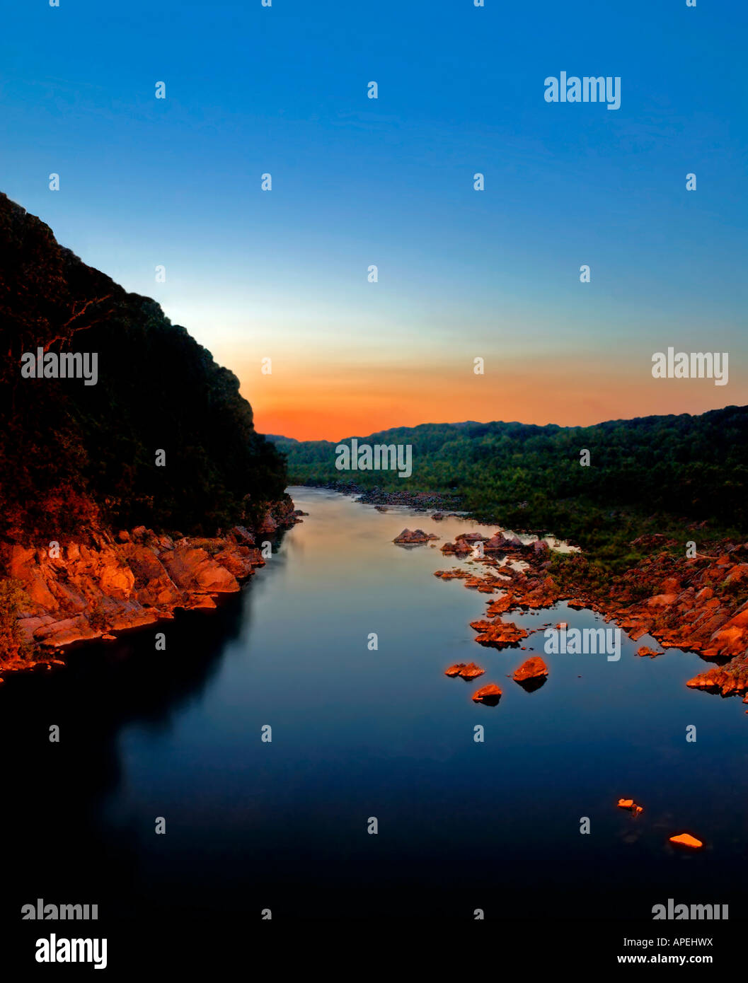 Chain of rocks bridge america hi-res stock photography and images - Alamy