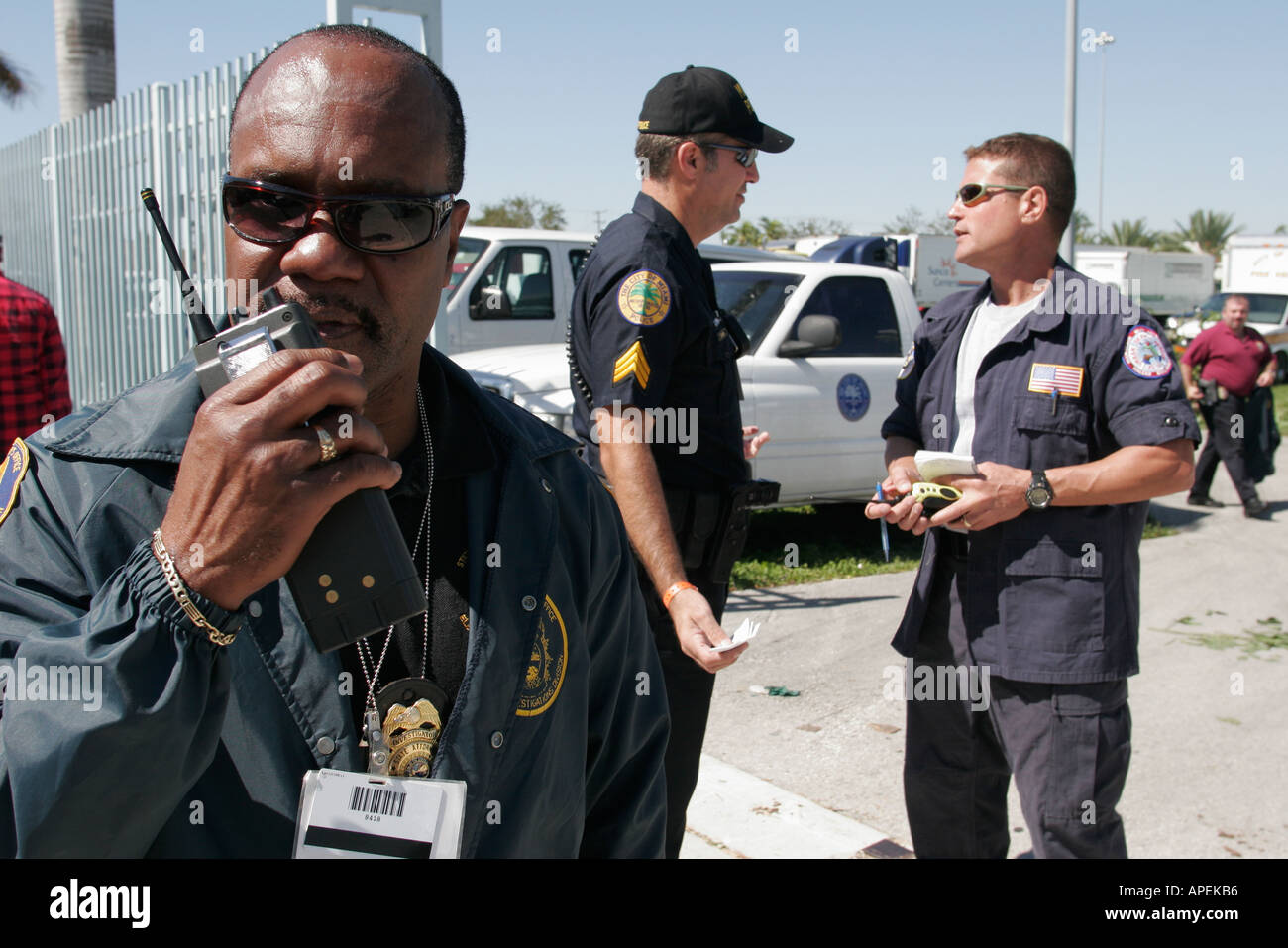 Miami Florida,Orange Bowl,weather,Hurricane Wilma,free food,water,ice ...