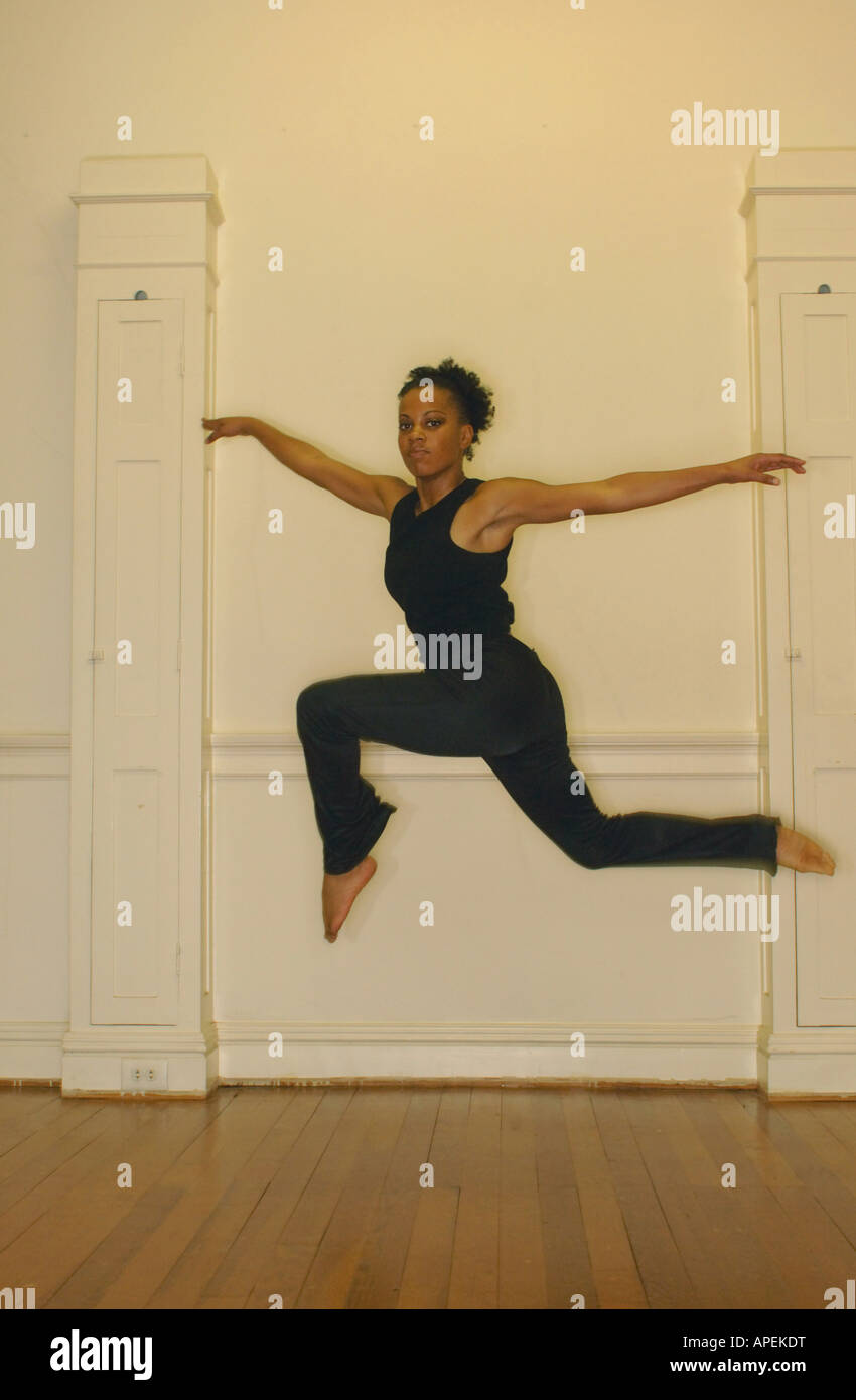 African american woman and dancer hi-res stock photography and images ...