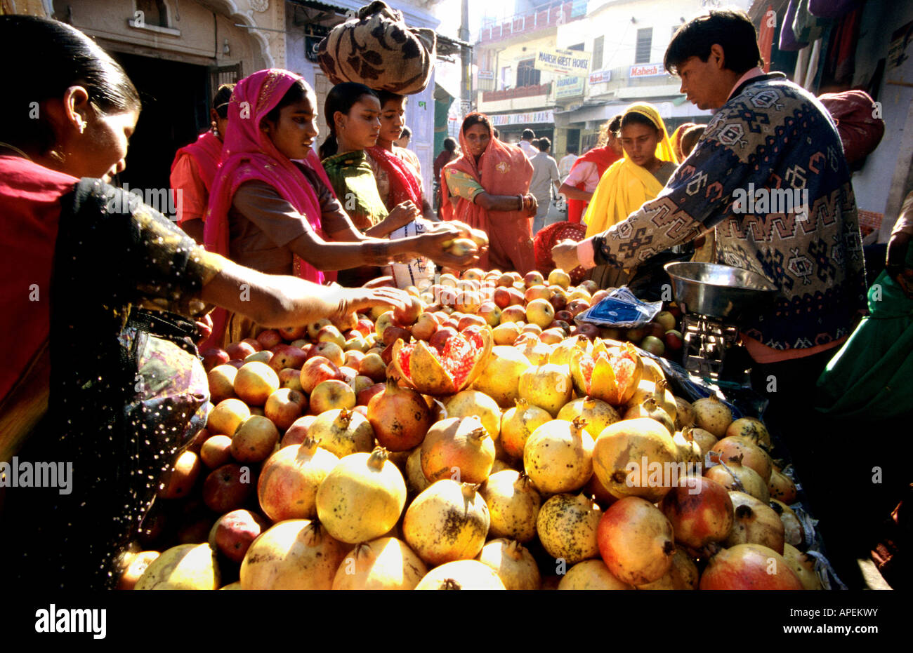 Street market, Pushkar, Rajasthan, India Stock Photo - Alamy