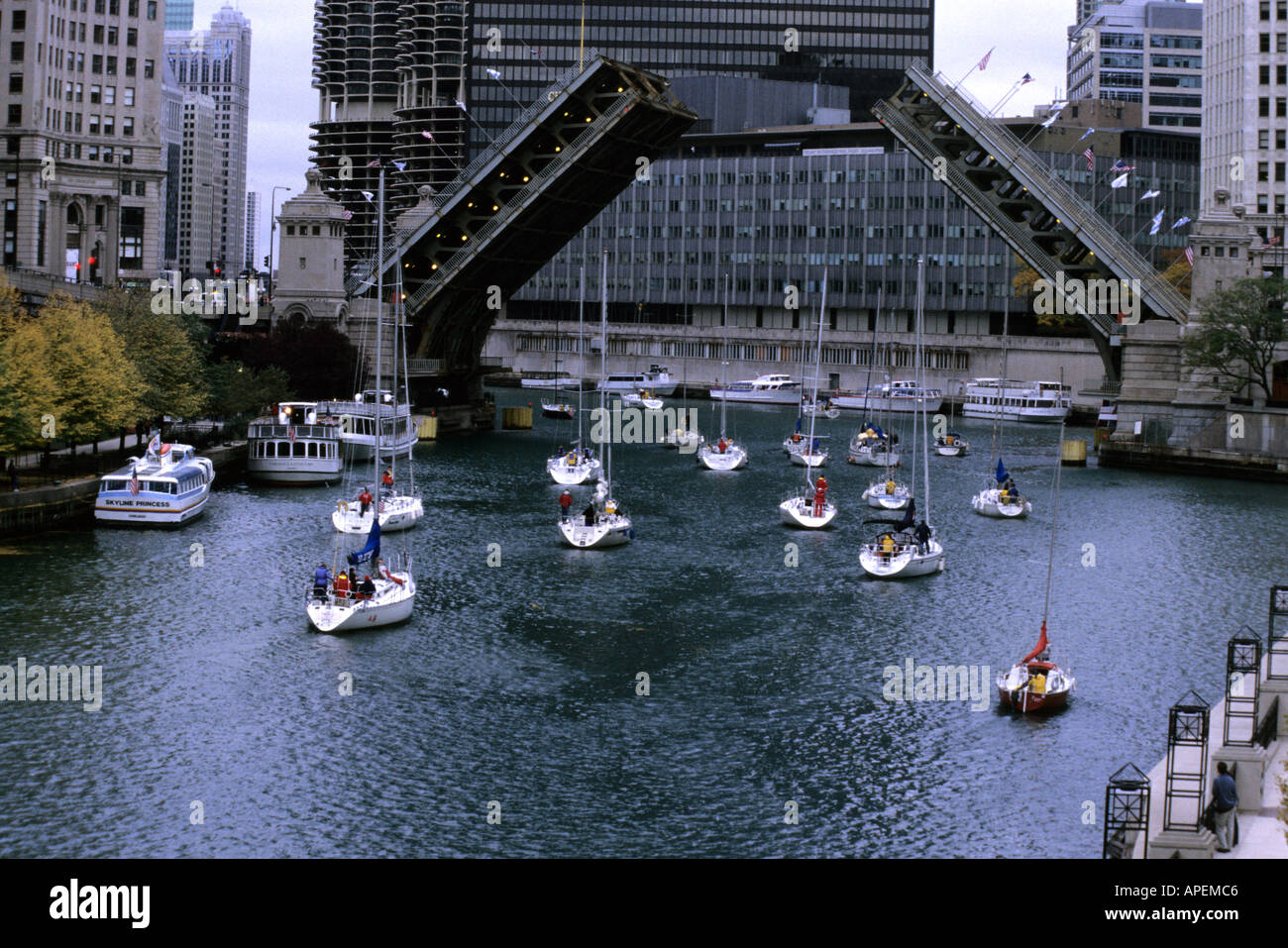 Draw bridge chicago hi-res stock photography and images - Alamy