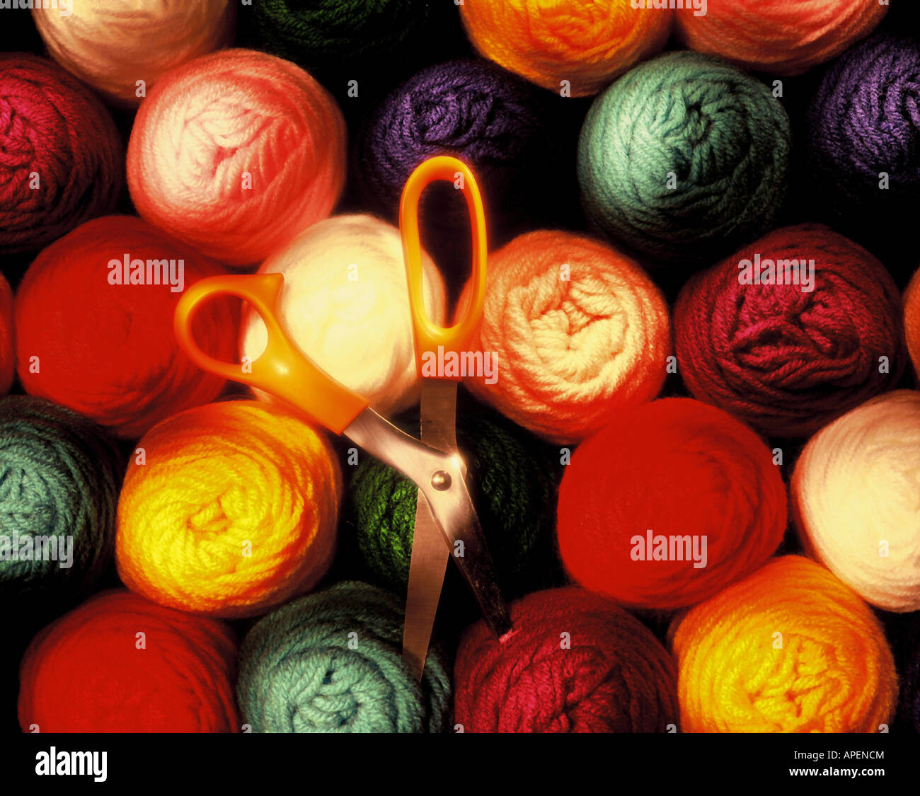 Scissor and yarn. Textiles Stock Photo - Alamy