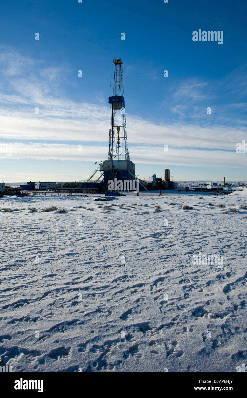 Wyoming oil drilling hi-res stock photography and images - Alamy