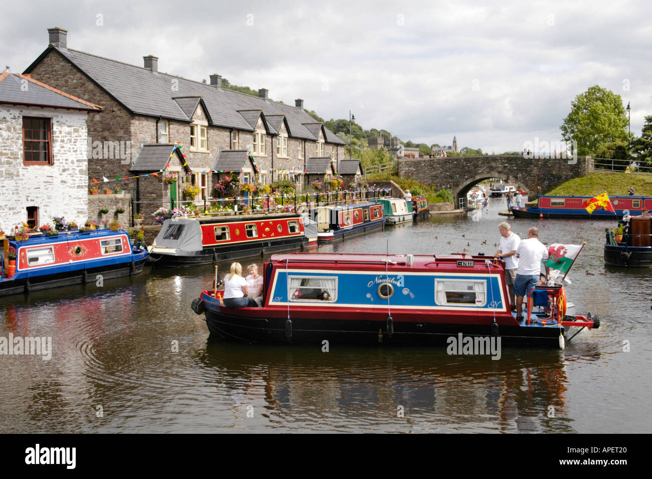 Canal boats at the canal basin at brecon hi-res stock photography and ...