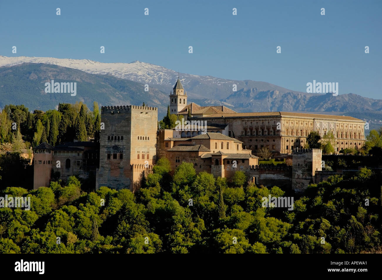 Alhambra palace hi-res stock photography and images - Alamy