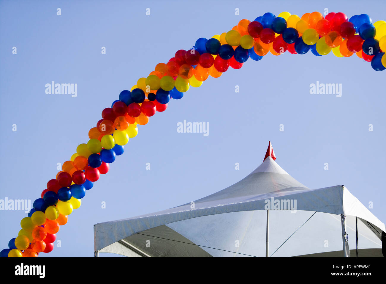 Balloon arches hi-res stock photography and images - Alamy