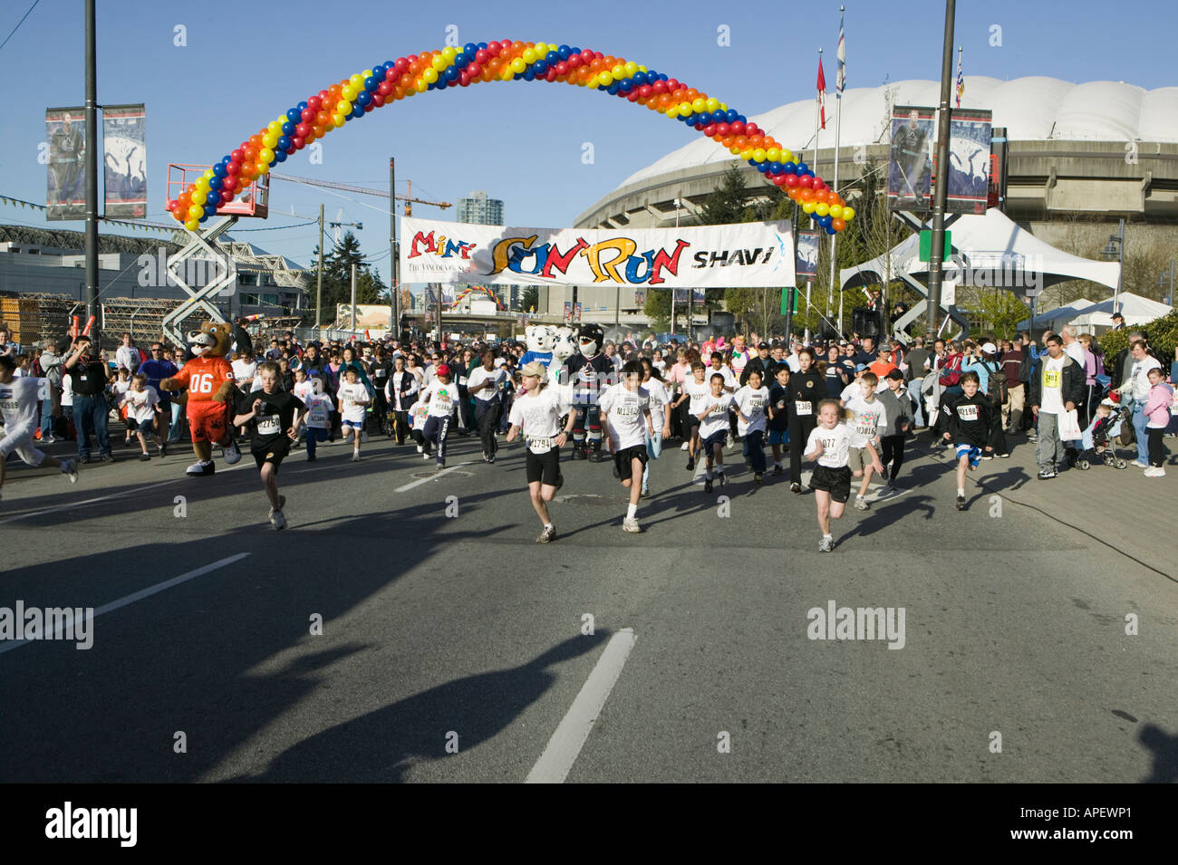 Vancouver Sun Fun Run Kids and Parents 2 5km Event Start of Rac Stock ...