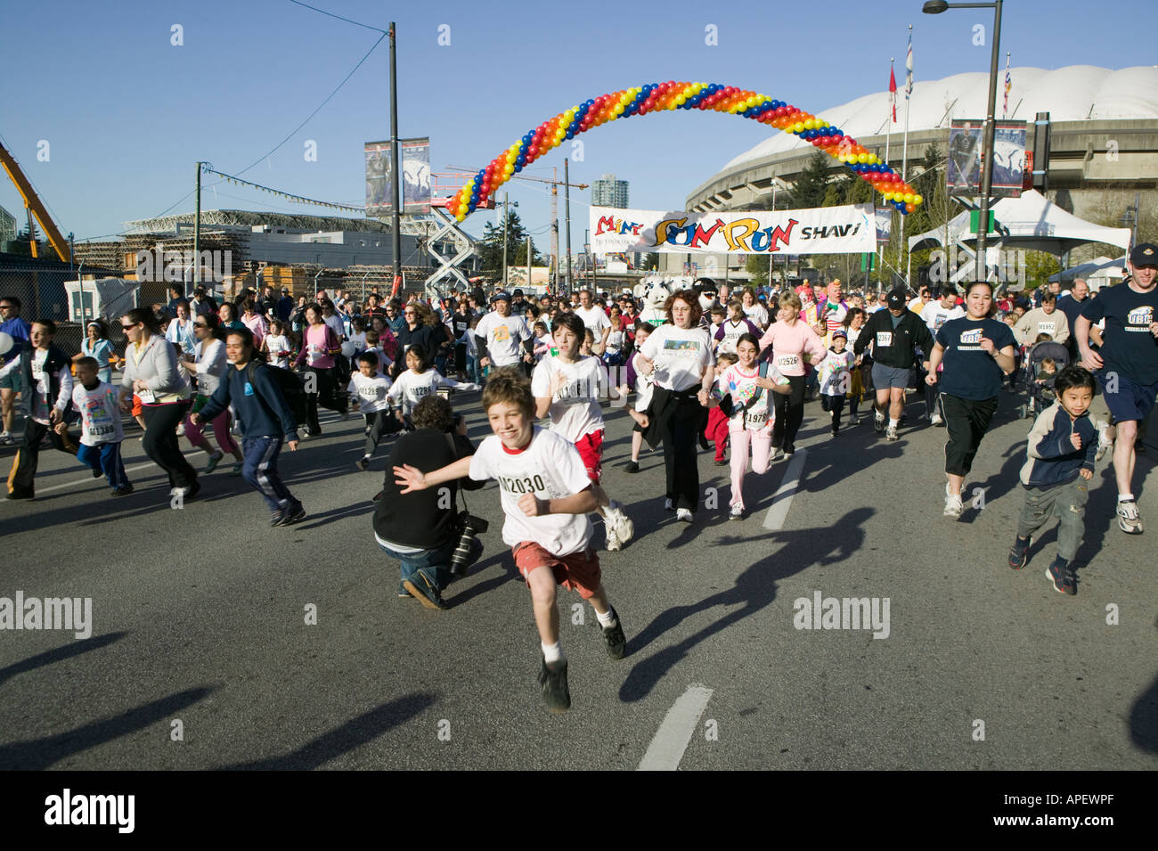 Vancouver Sun Fun Run Kids and Parents 2 5km Event Start of Rac Stock ...