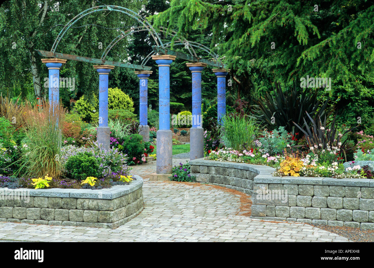 Curved column hi-res stock photography and images - Alamy