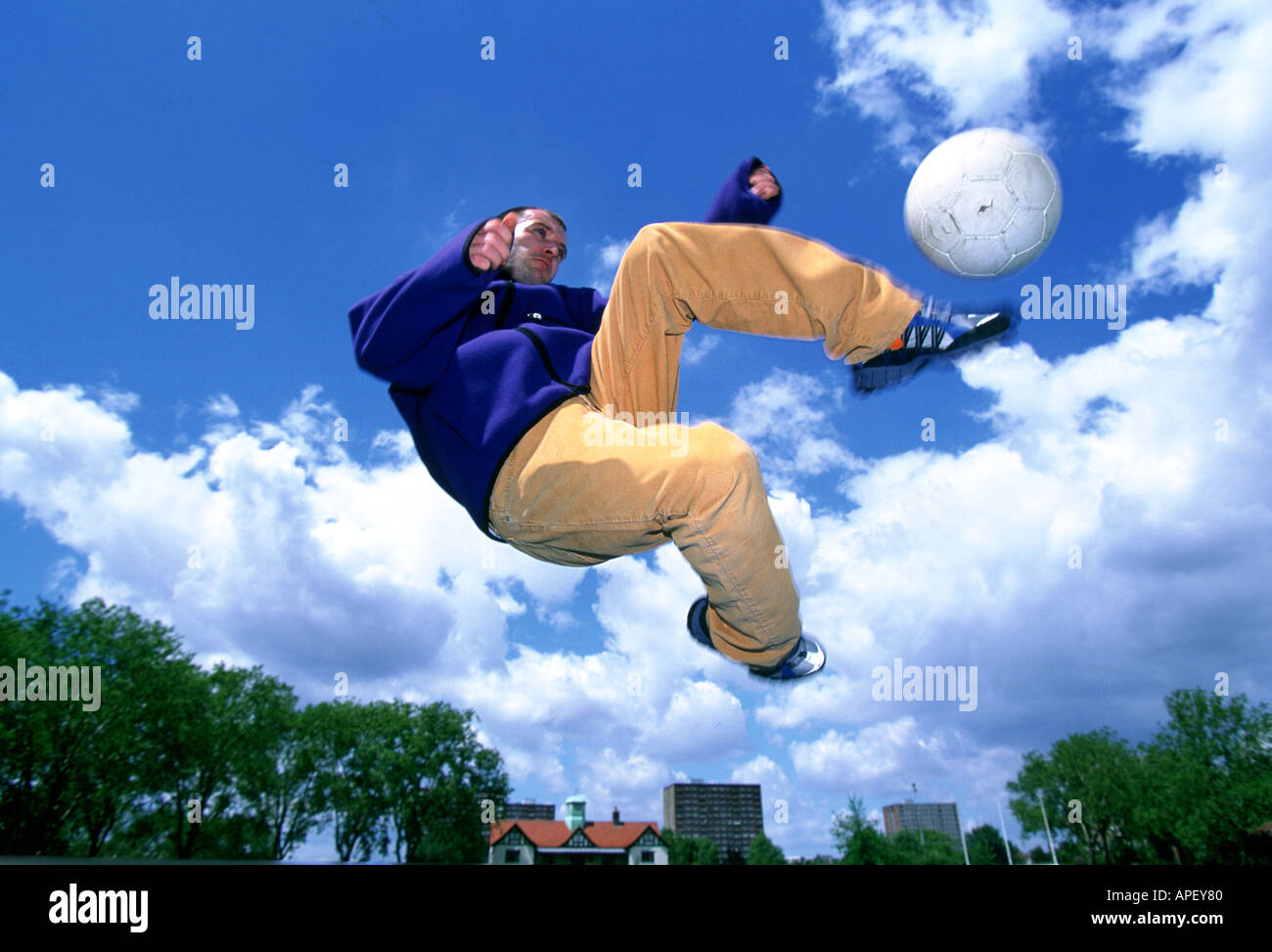 Football action hi-res stock photography and images - Alamy