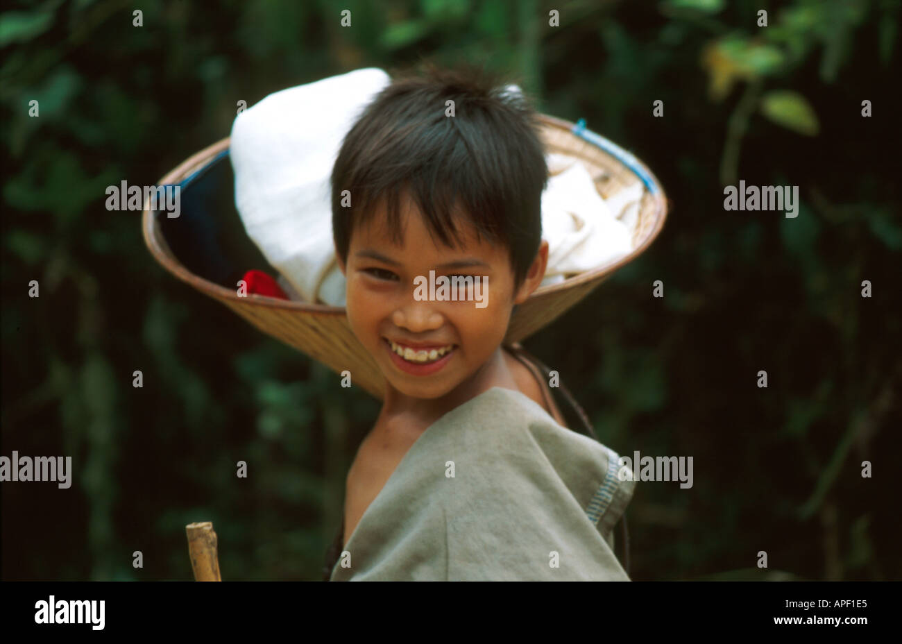 Child washing face indigenous hi-res stock photography and images - Alamy