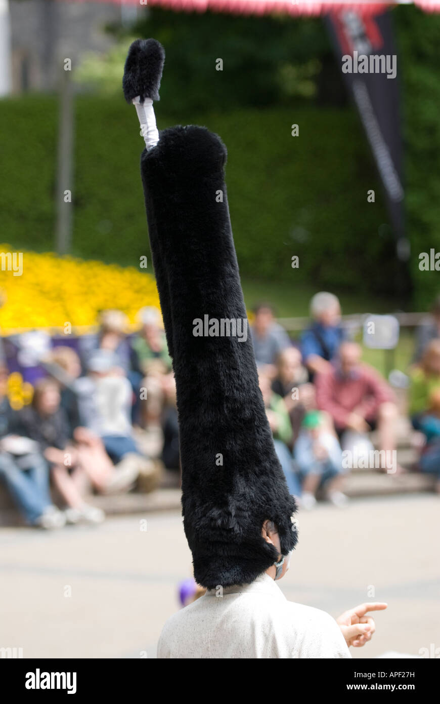 World Buskers Festival 2008 - Japanese mime clown duo Ojarus Stock ...