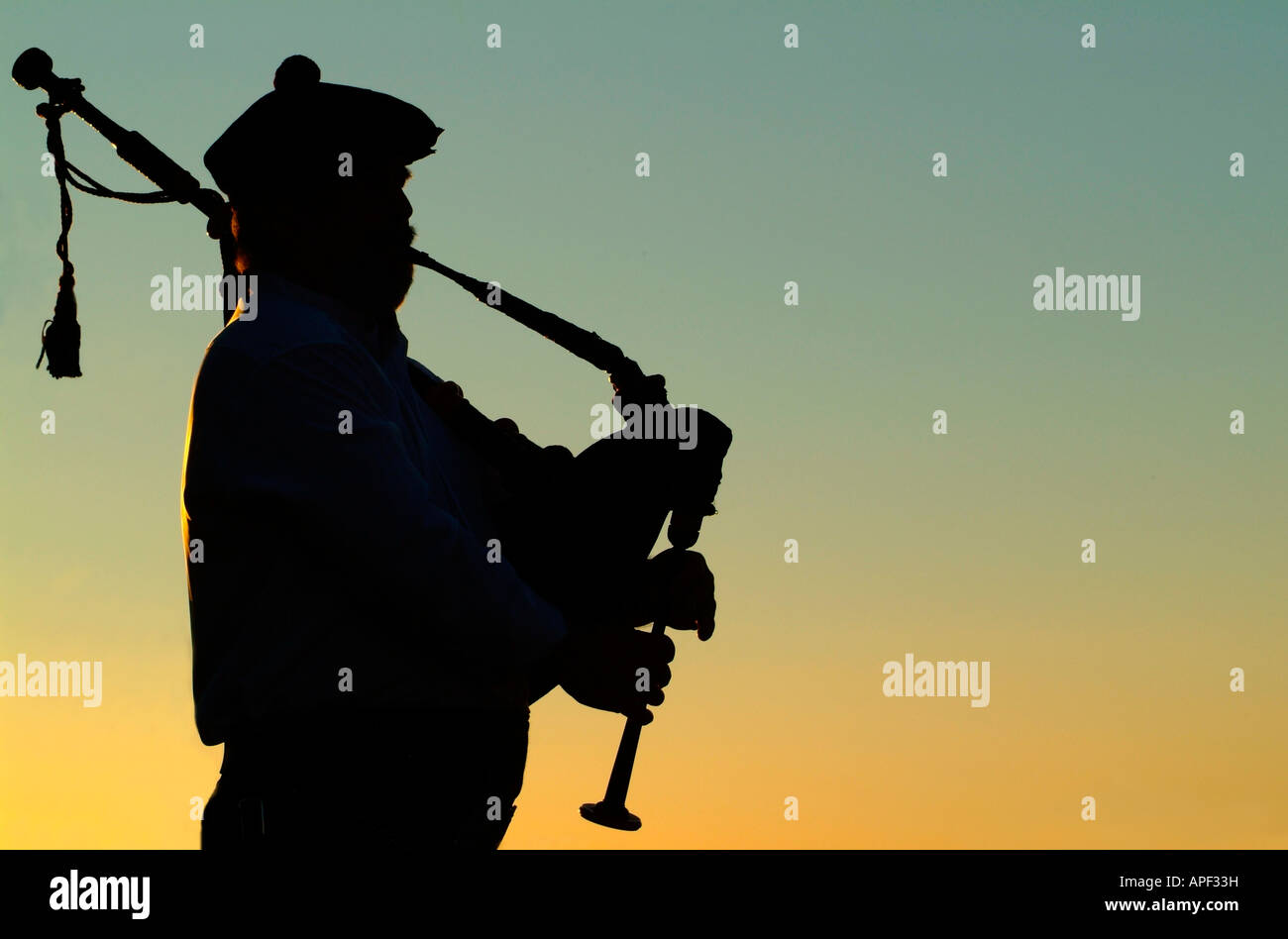 Bagpipes silhouette hi-res stock photography and images - Alamy
