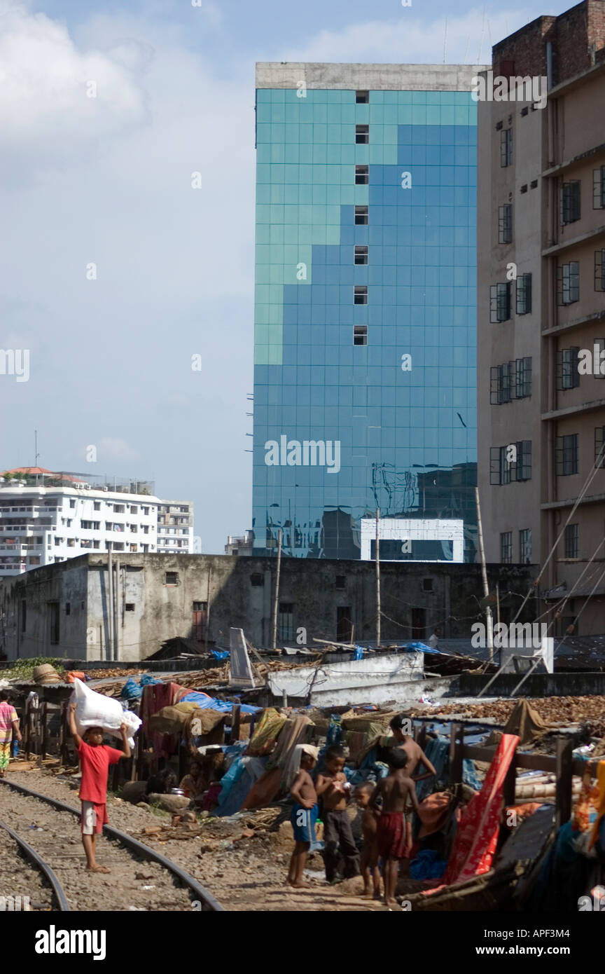 Urban poverty Dhaka Bangladesh PH Dan White Stock Photo - Alamy