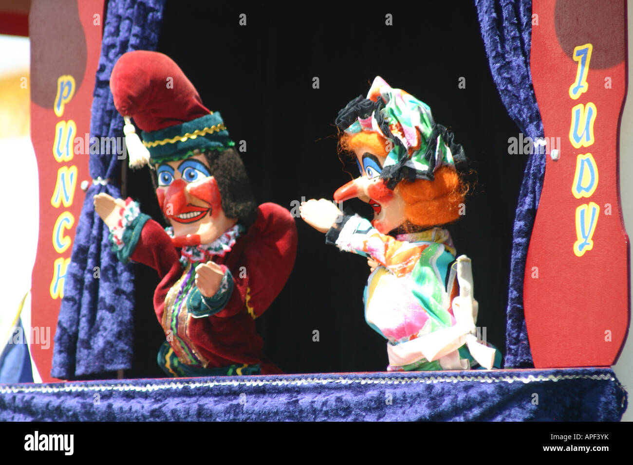 Punch and judy puppet show hi-res stock photography and images - Alamy