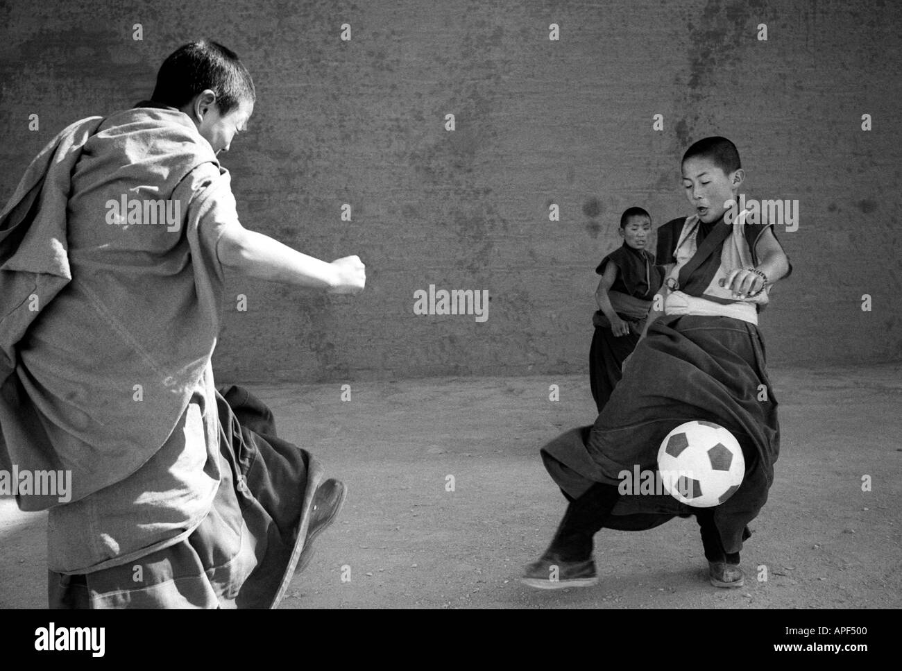 Monk children china Black and White Stock Photos & Images - Alamy