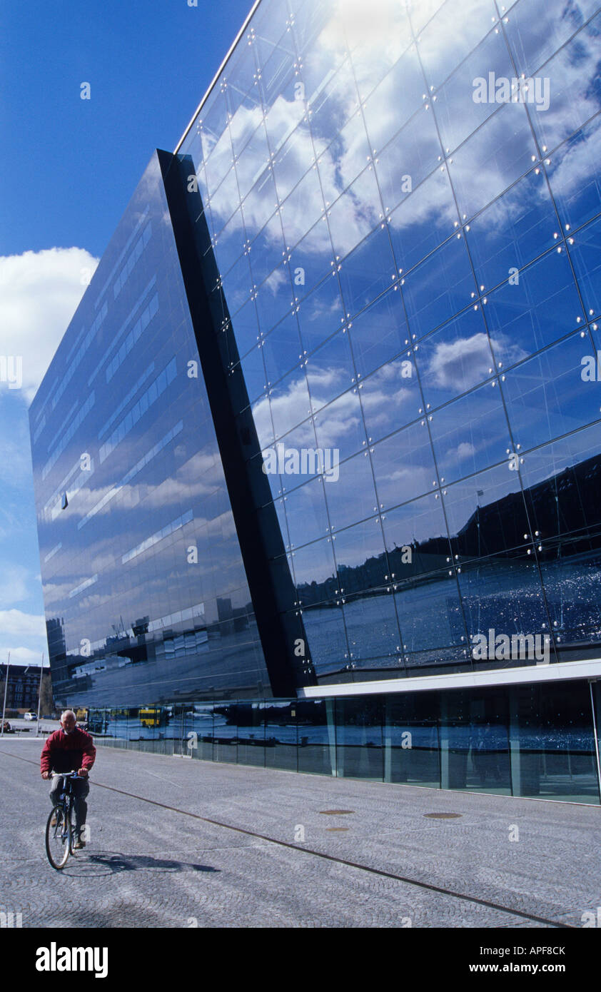 Black Diamond building is a library and cultural centre COPENHAGEN ...