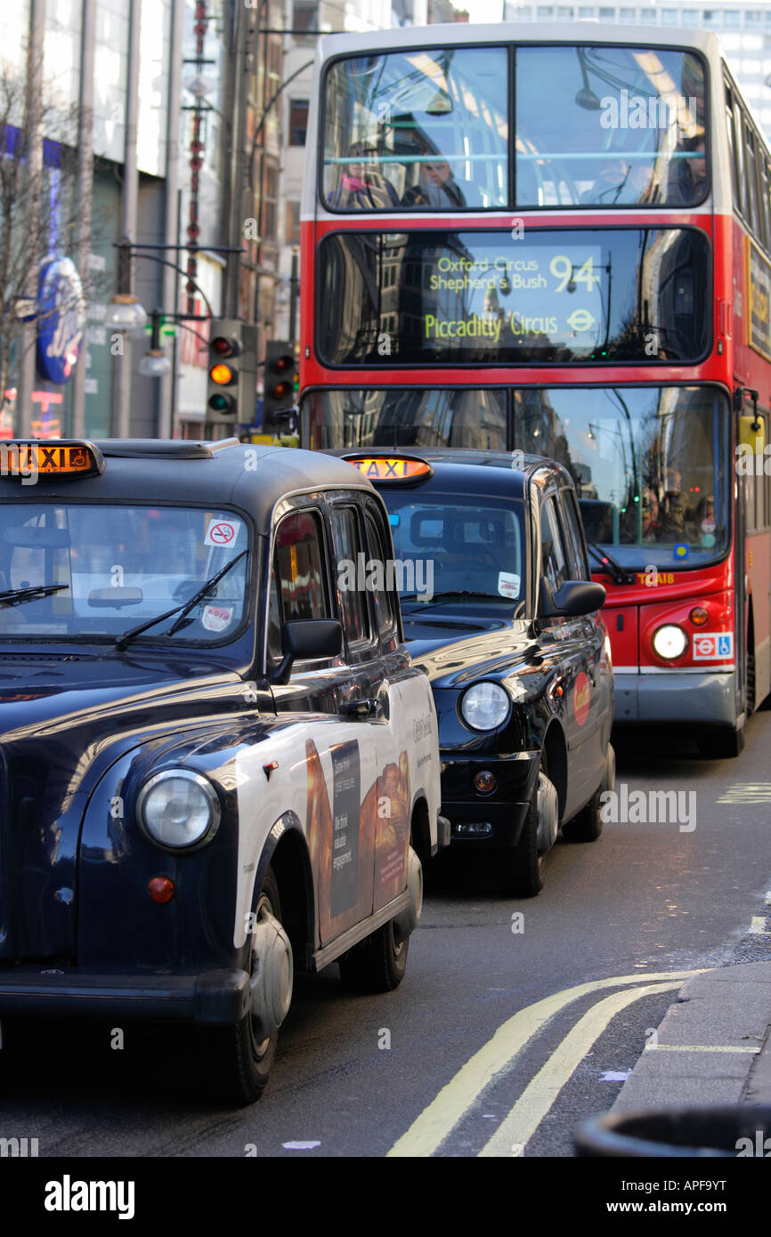 Air traffic lanes hi-res stock photography and images - Alamy