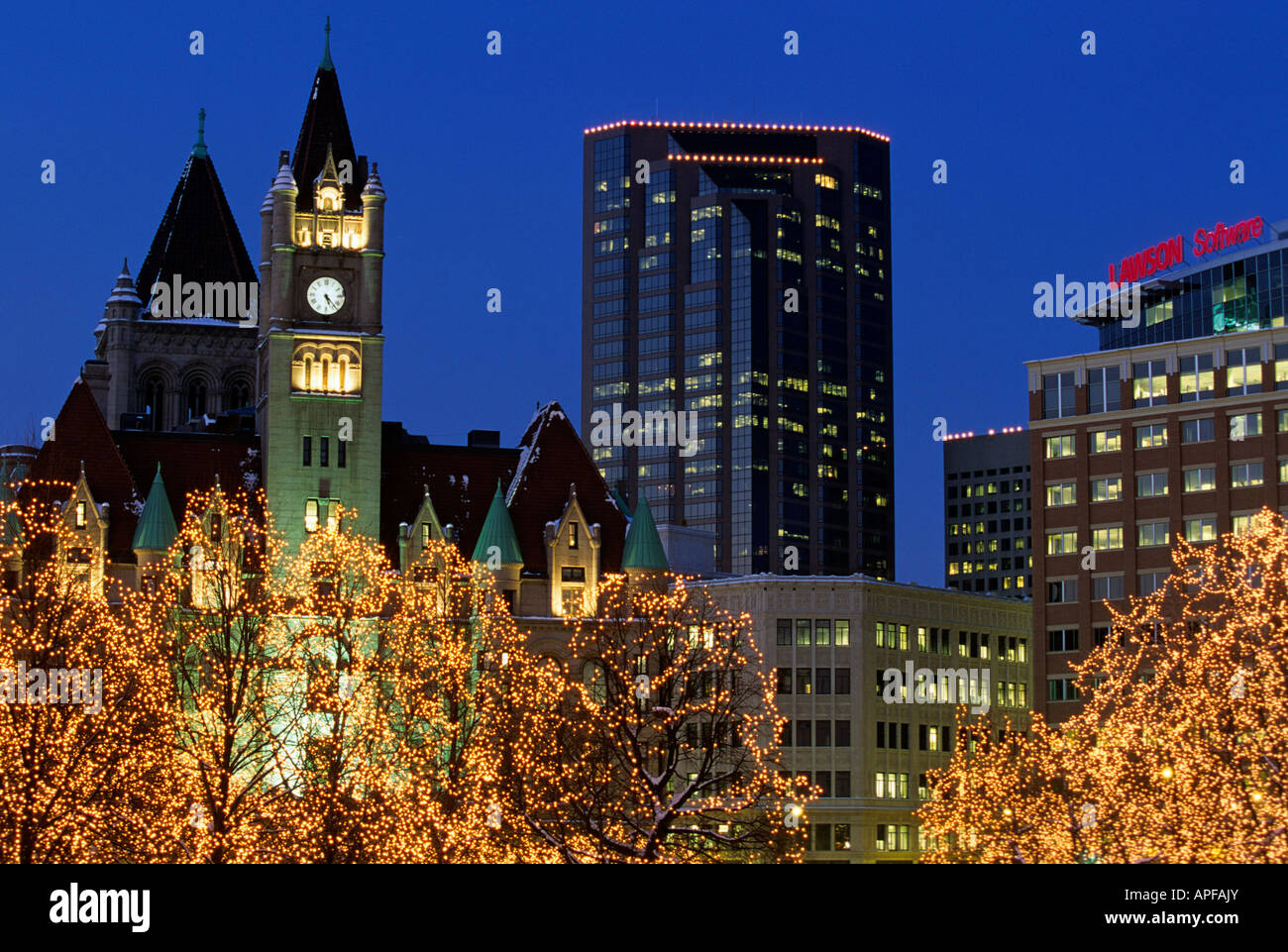ST.PAUL, MINNESOTA'S RICE PARK AREA. LANDMARK CENTER, WORLD TRADE ...