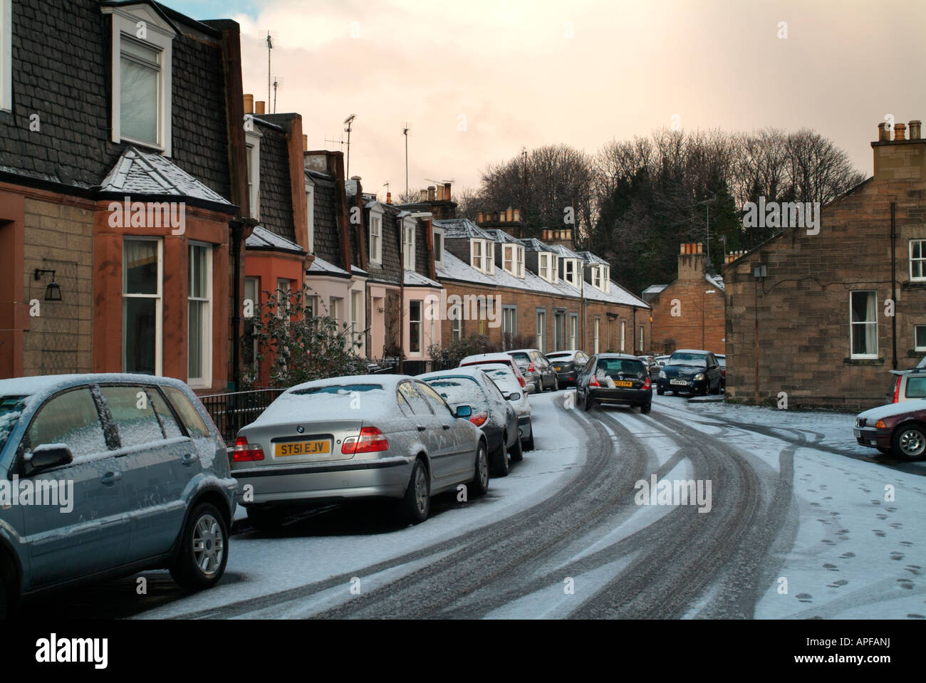 Scottish street snow hi-res stock photography and images - Alamy