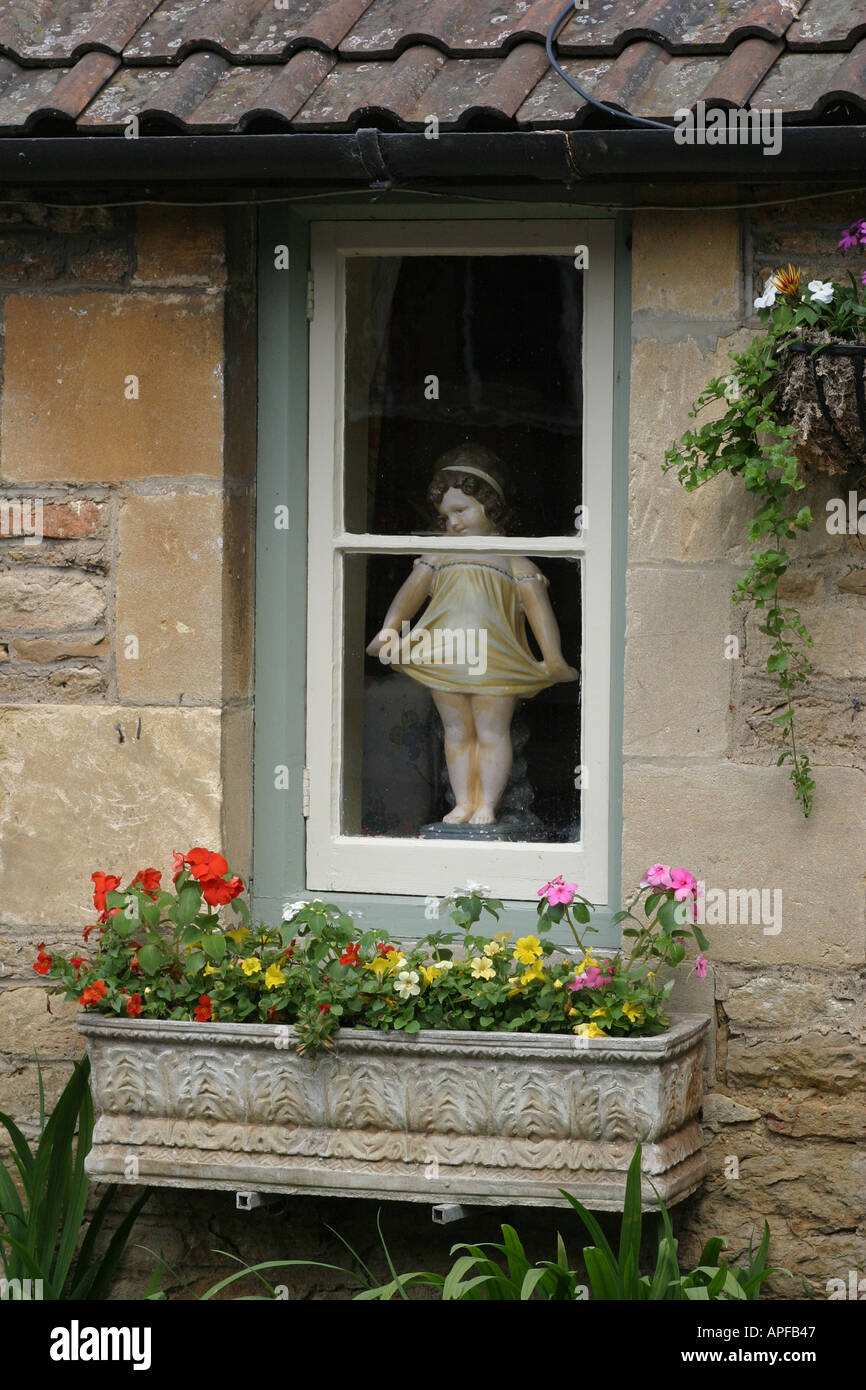 Curtsey hi-res stock photography and images - Alamy