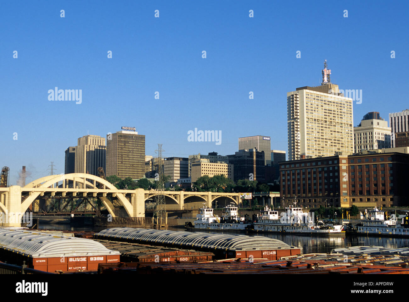 BARGES AND TUGBOATS, MISSISSIPPI RIVER, ROBERT STREET BRIDGE AND ST ...