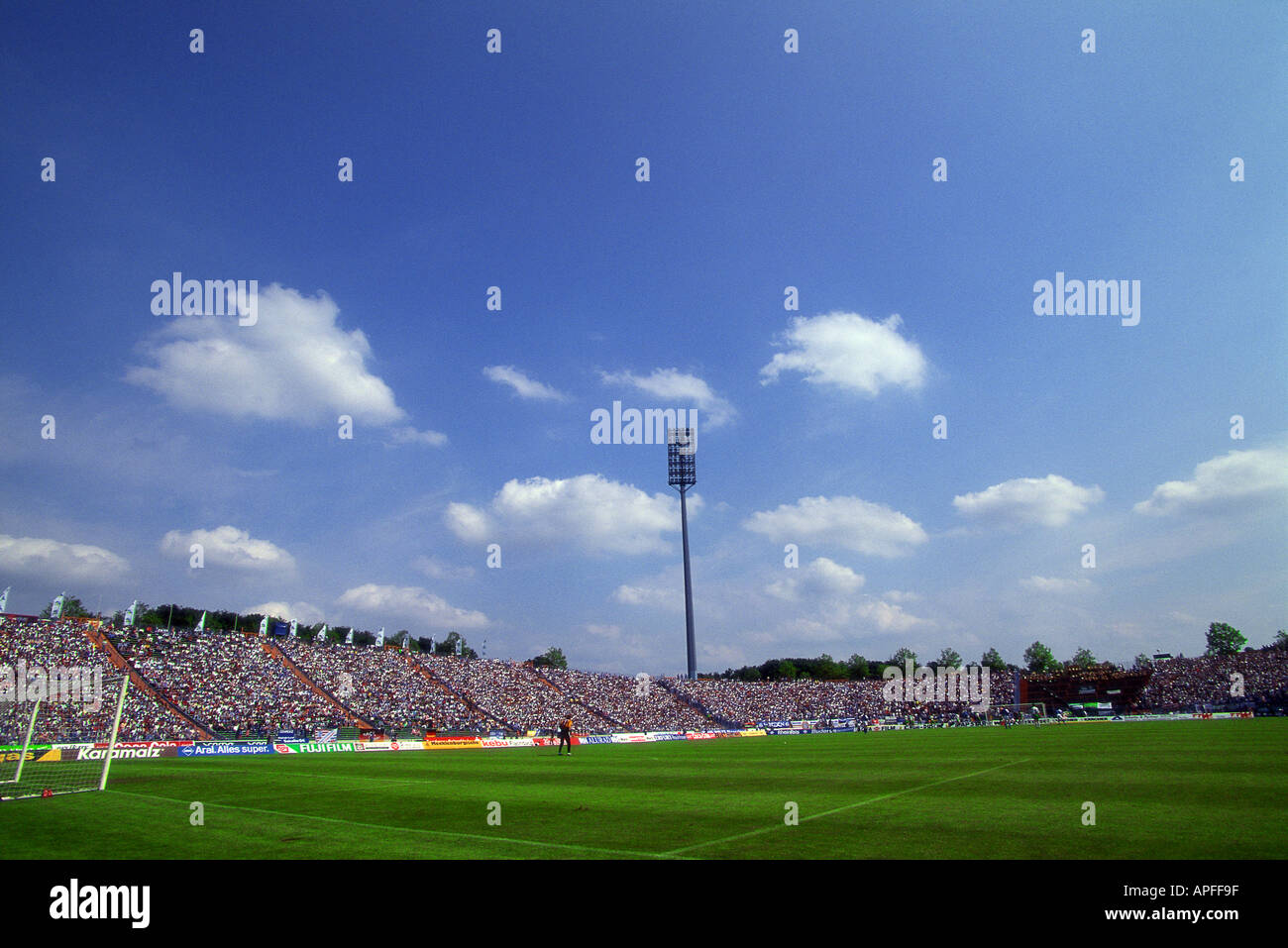 Football stadium crowd wide angle hi-res stock photography and images ...