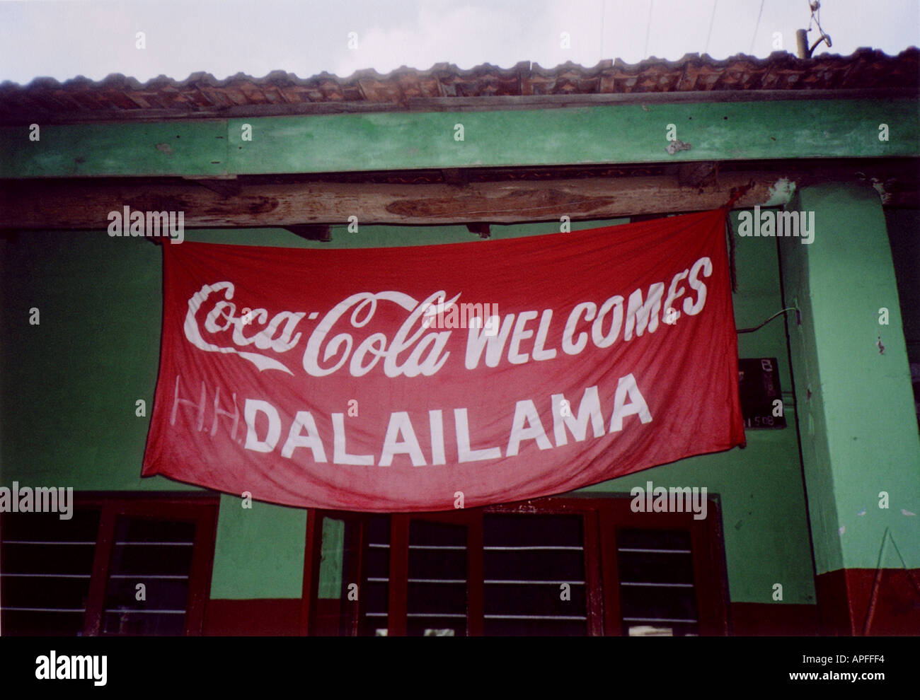 Dalai Lama Welcome sign Bylakuppe India Stock Photo - Alamy