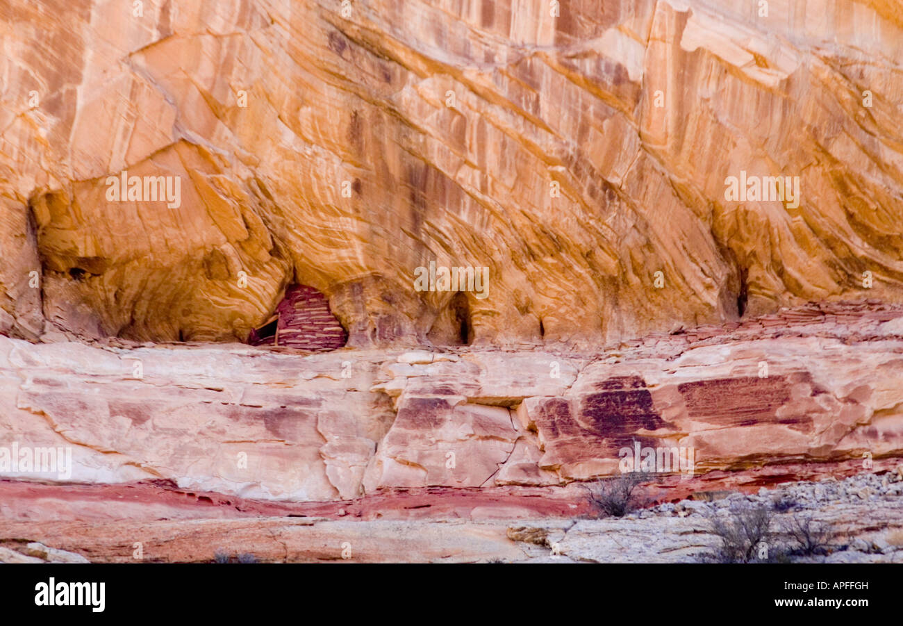 Native american food storage High Resolution Stock Photography and ...