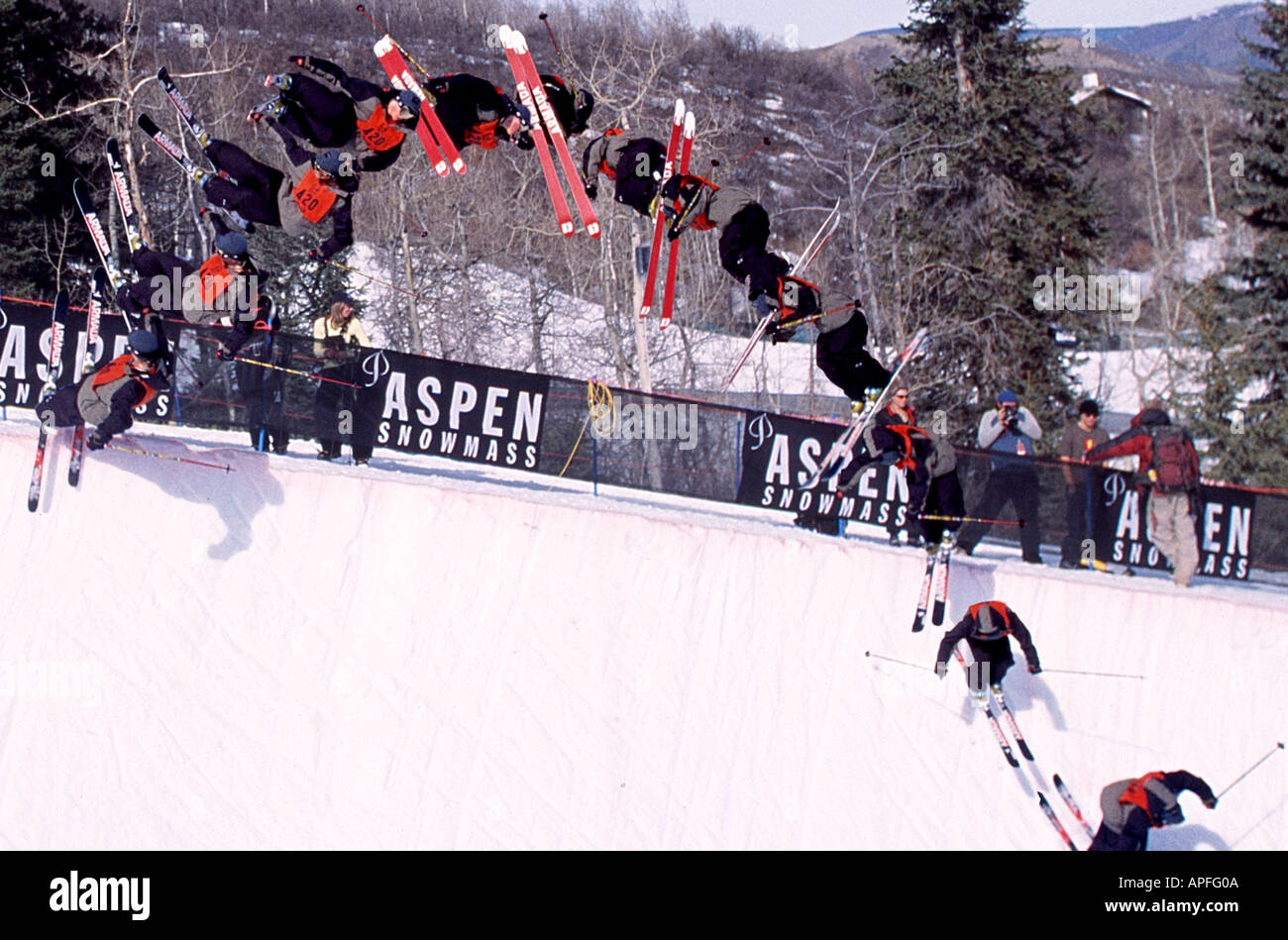 SNOWBOARDING HALF PIPE SEQUENCE Stock Photo - Alamy