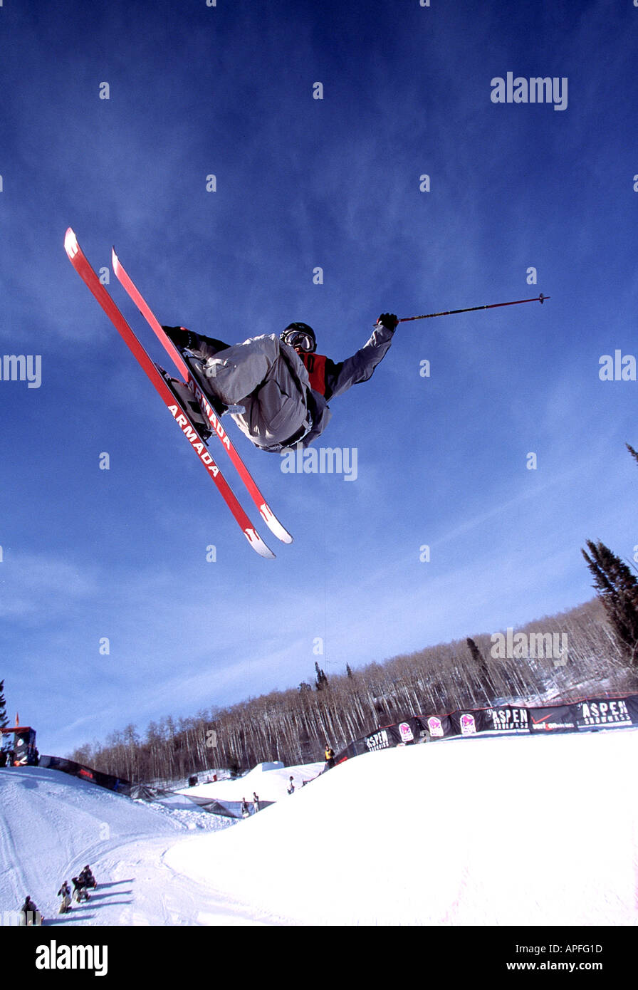 Skiing spectators hi-res stock photography and images - Alamy