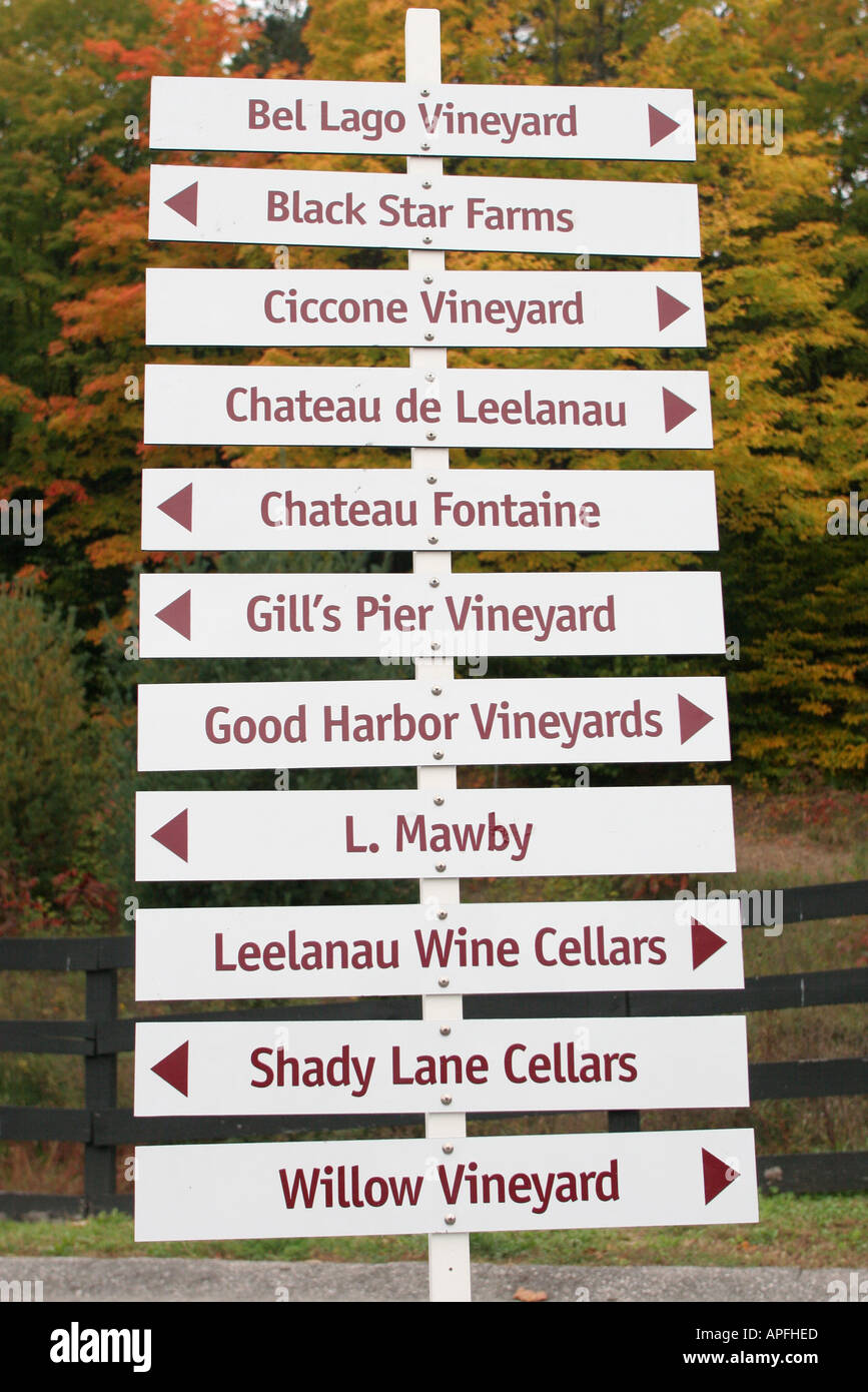 Wine trail signs hi-res stock photography and images - Alamy