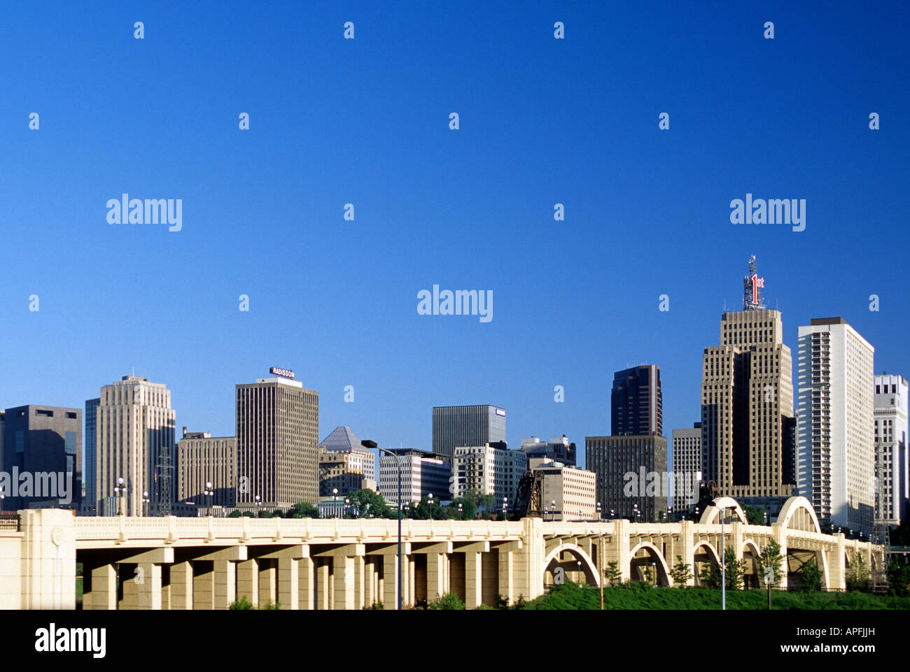 Robert street bridge hi-res stock photography and images - Alamy