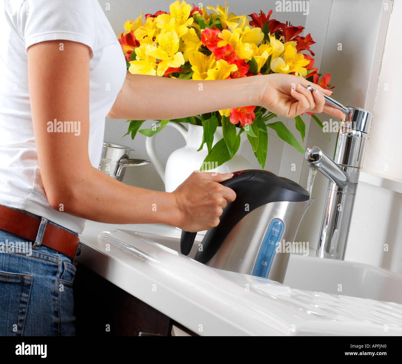 Filling kettle hi-res stock photography and images - Alamy