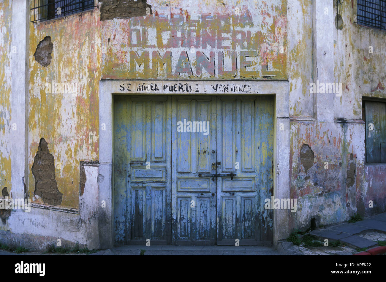 Decaying building in Quetzaltenango Guatemala Stock Photo - Alamy