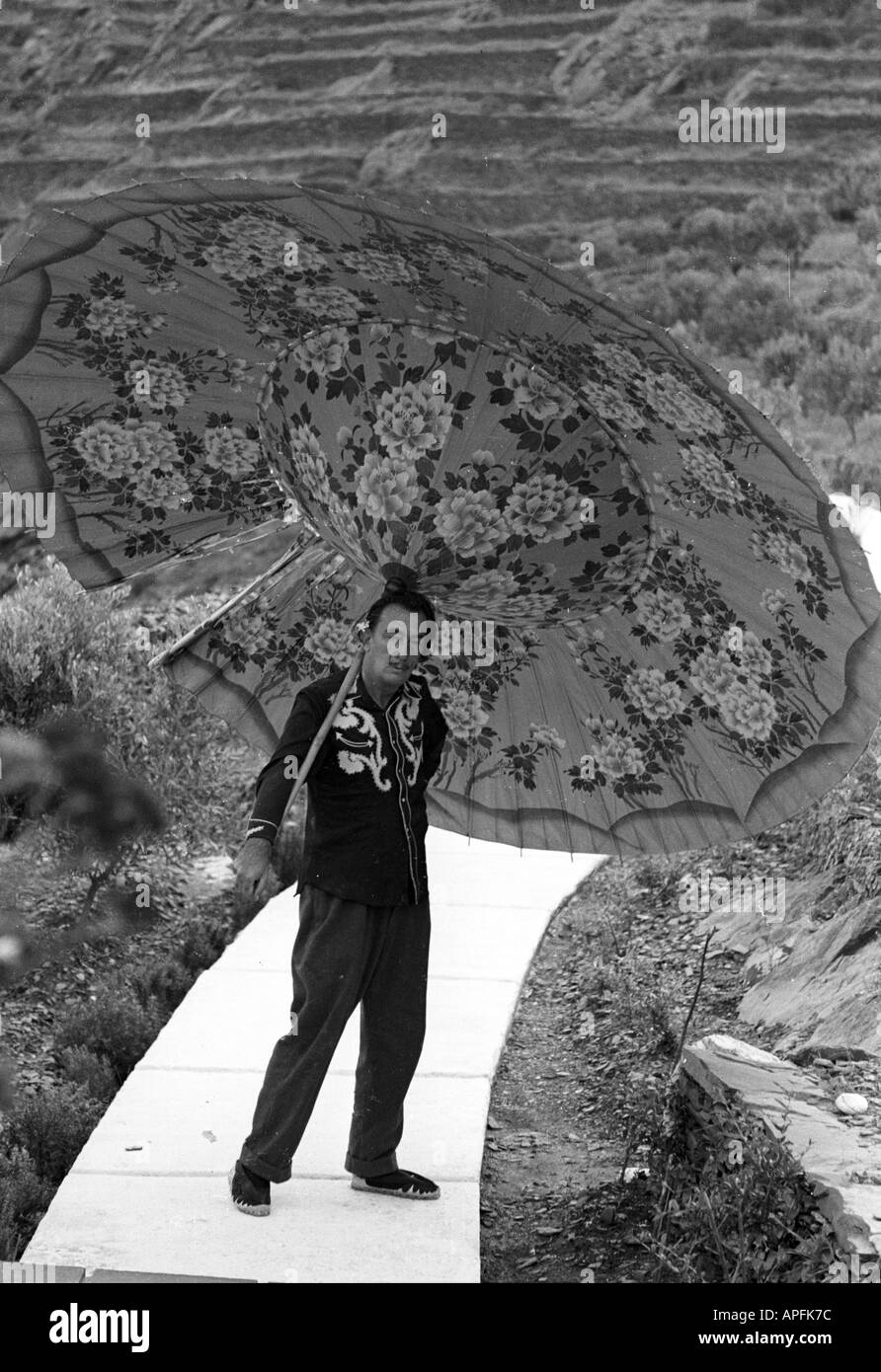 Salvador dali artist painter 1959 hi-res stock photography and images ...