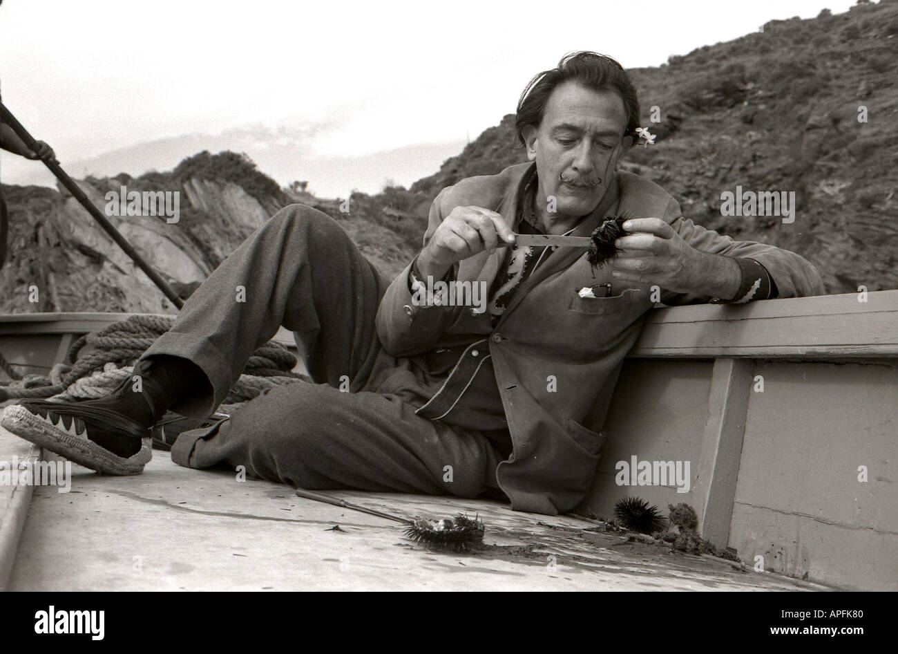 Salvador dali artist painter 1959 hi-res stock photography and images ...
