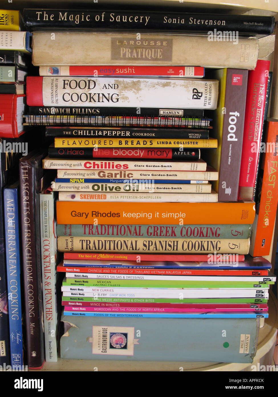 Stack of cookery books hi-res stock photography and images - Alamy