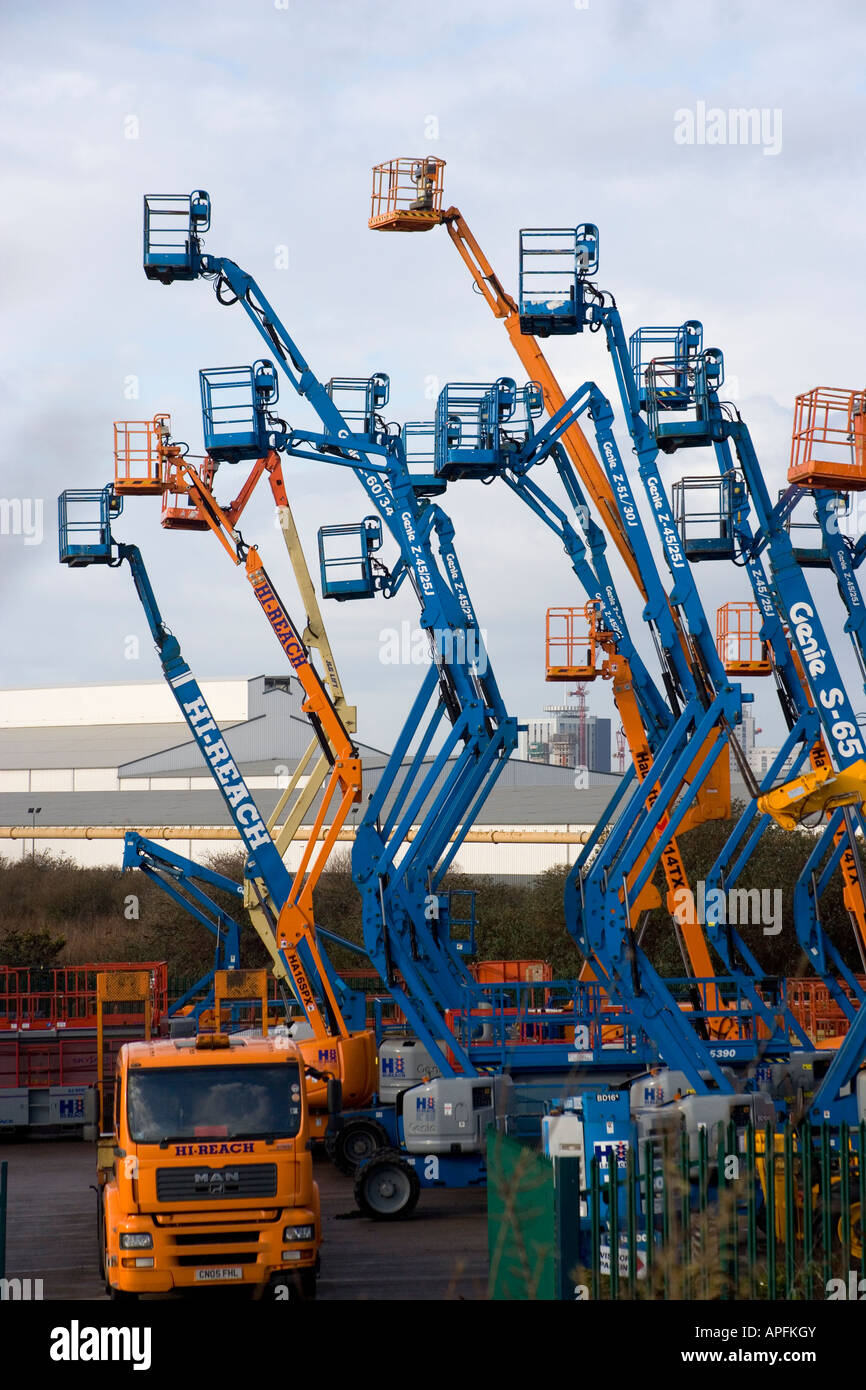 Aerial lift hi-res stock photography and images - Alamy