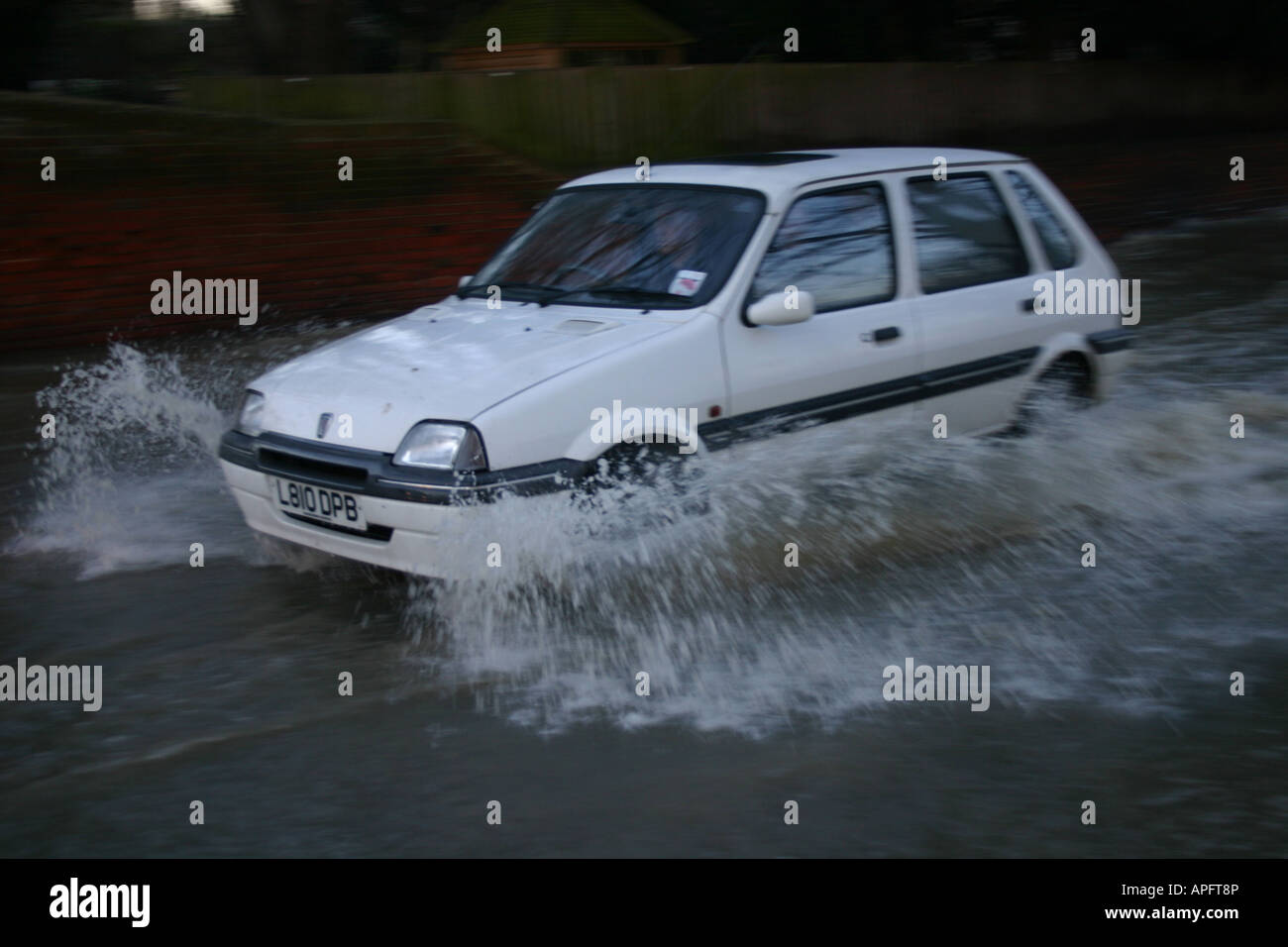 Flooded road in cobham surrey river mole "river mole" flood floods ...