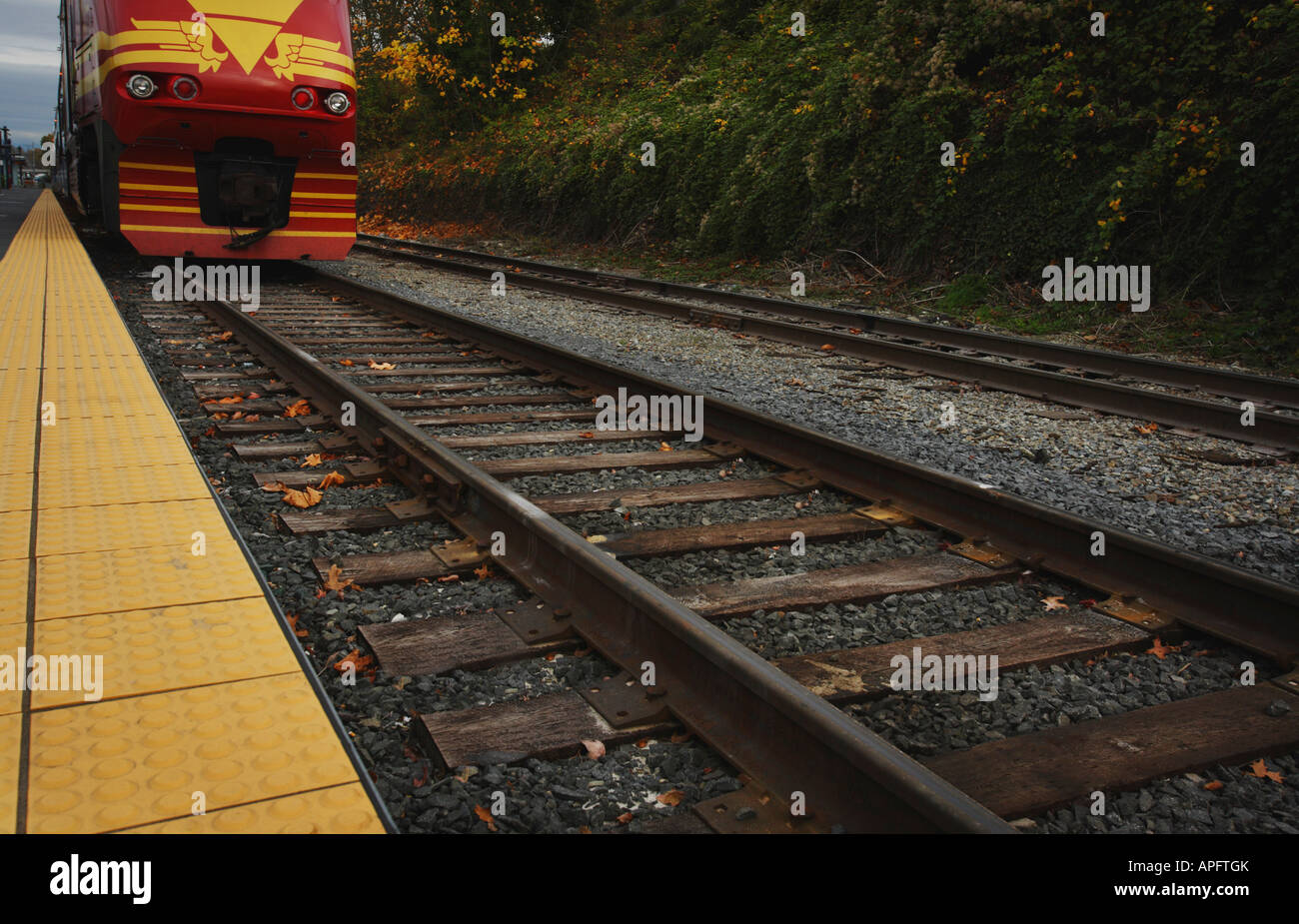 Train on a platform hi-res stock photography and images - Alamy