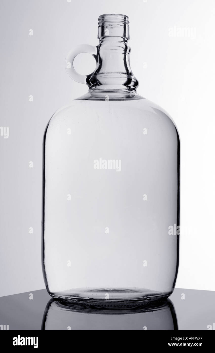 FLAGON OF WATER Stock Photo - Alamy