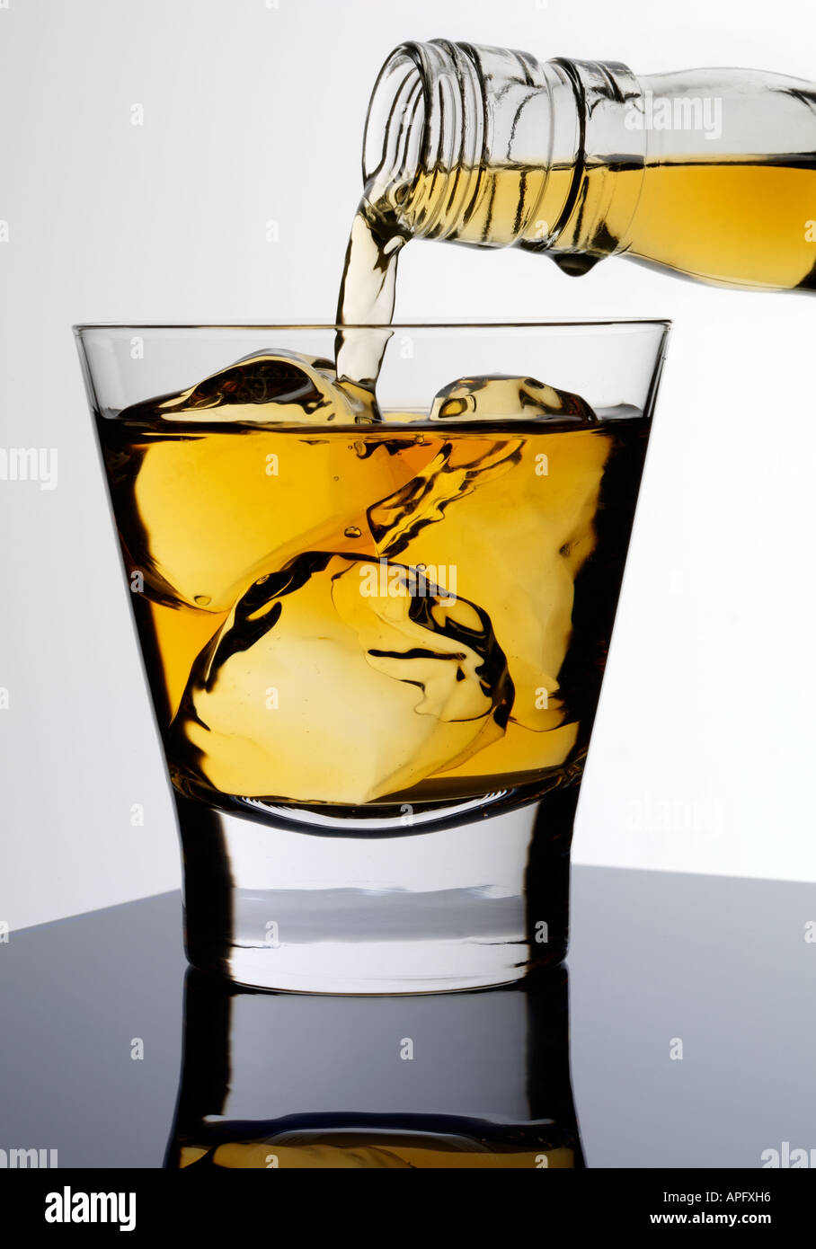 Amber bottle filling bottle hi-res stock photography and images - Alamy