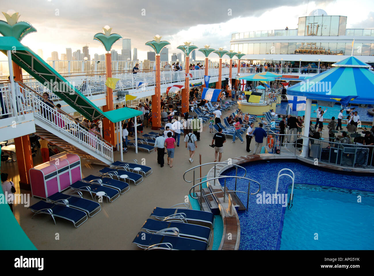 Main deck and swimming pool on the NCL "Norwegian Jewel" cruise liner ...