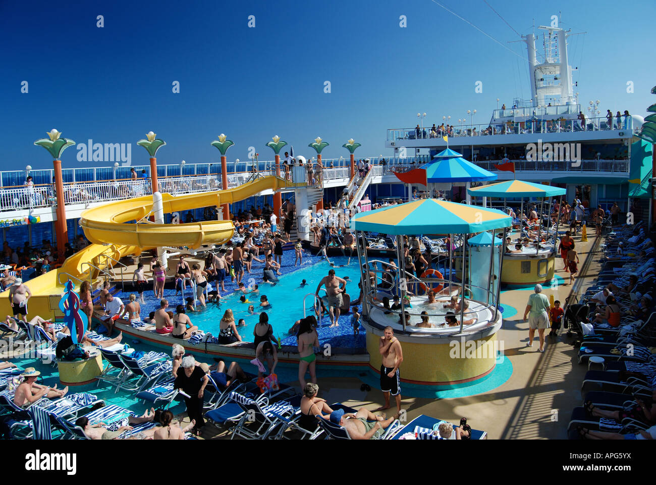 Main deck and swimming pool on the NCL "Norwegian Jewel" cruise liner ...