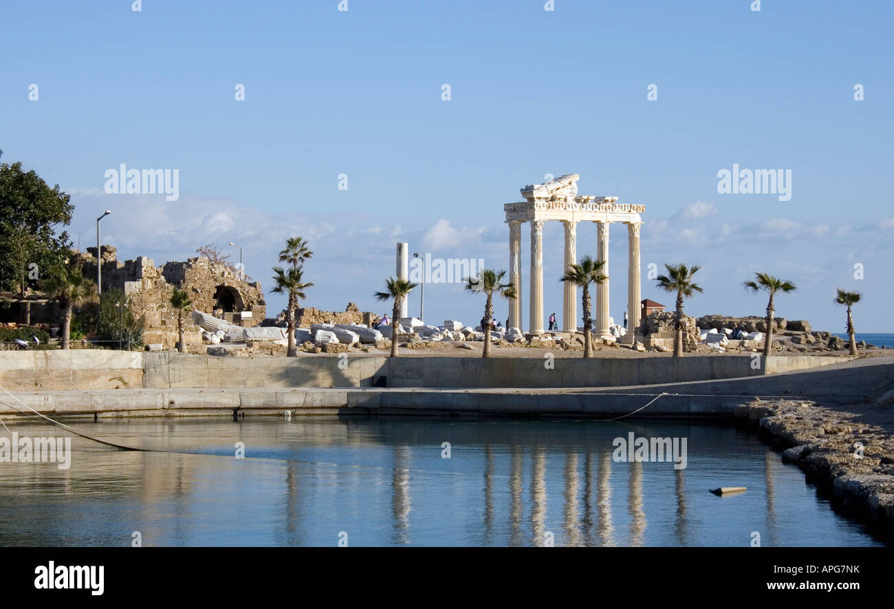 Side port hi-res stock photography and images - Alamy
