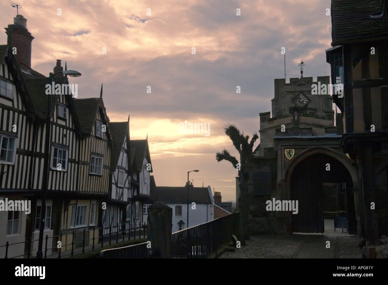 Sunset over the town of warwick Stock Photo - Alamy