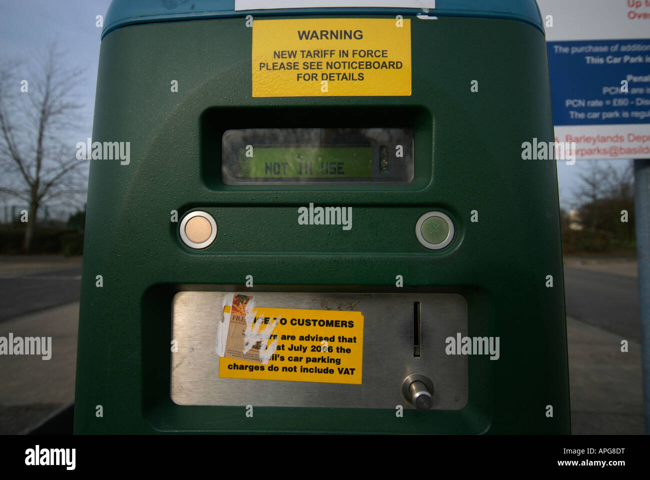 A parking pay and display machine Stock Photo - Alamy